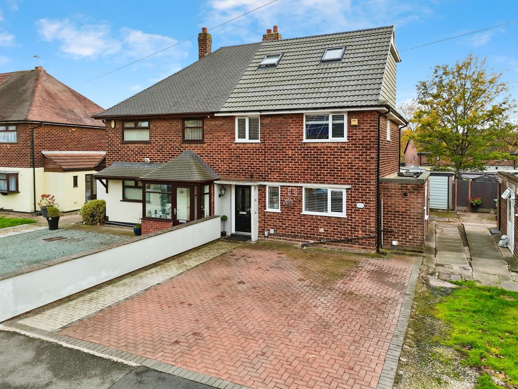 Yew Tree Lane, Wednesbury, Wednesbury WS10, 4 bed semi-detached house ...