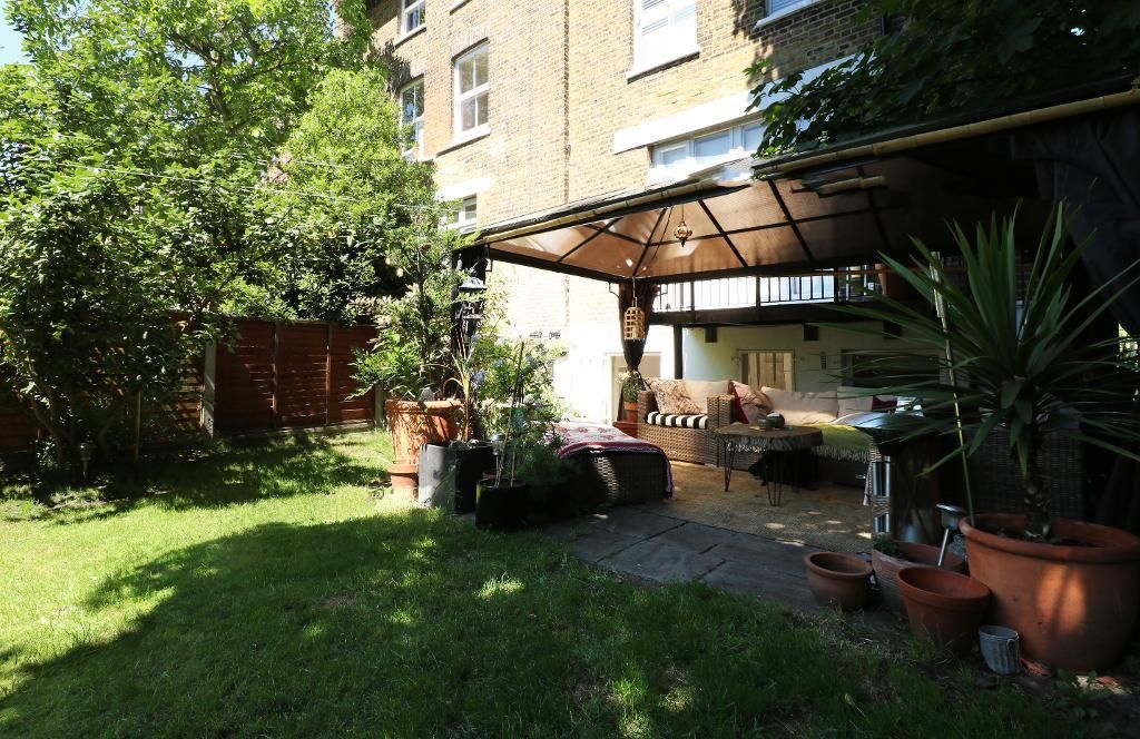 Vanbrugh Park, Blackheath Standard, London SE3, 2 bed maisonette to ...