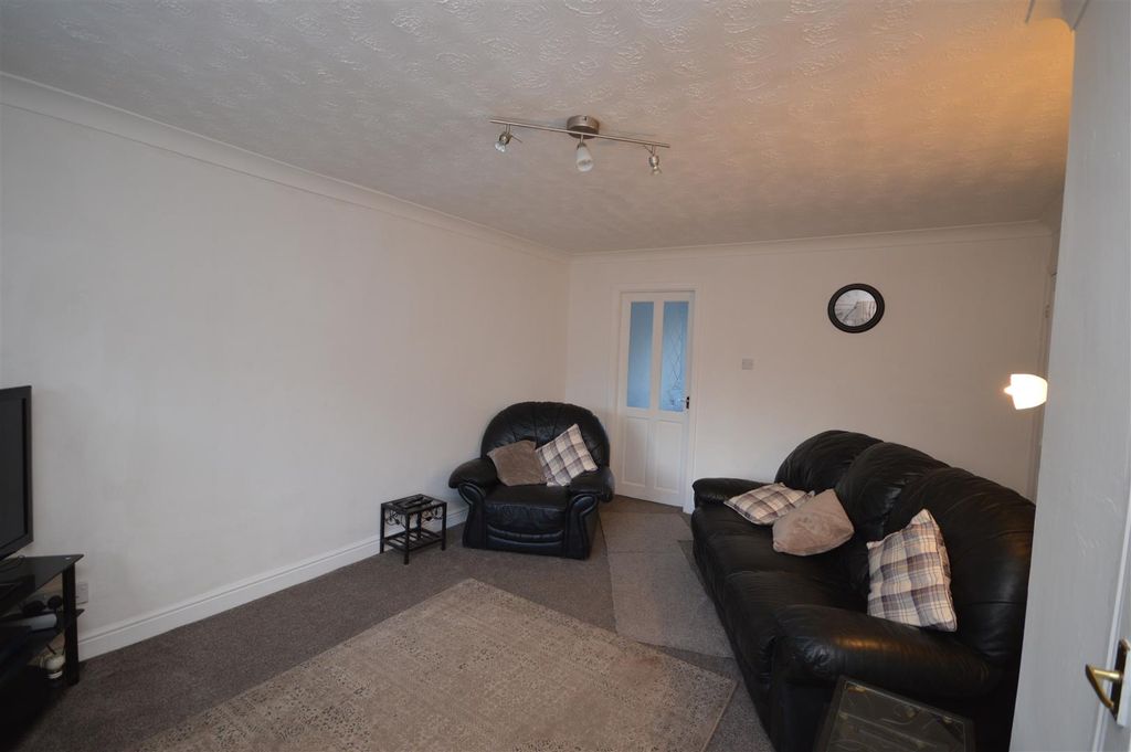 The Poplars, Knottingley WF11, 3 bed semi-detached house for sale, £ ...