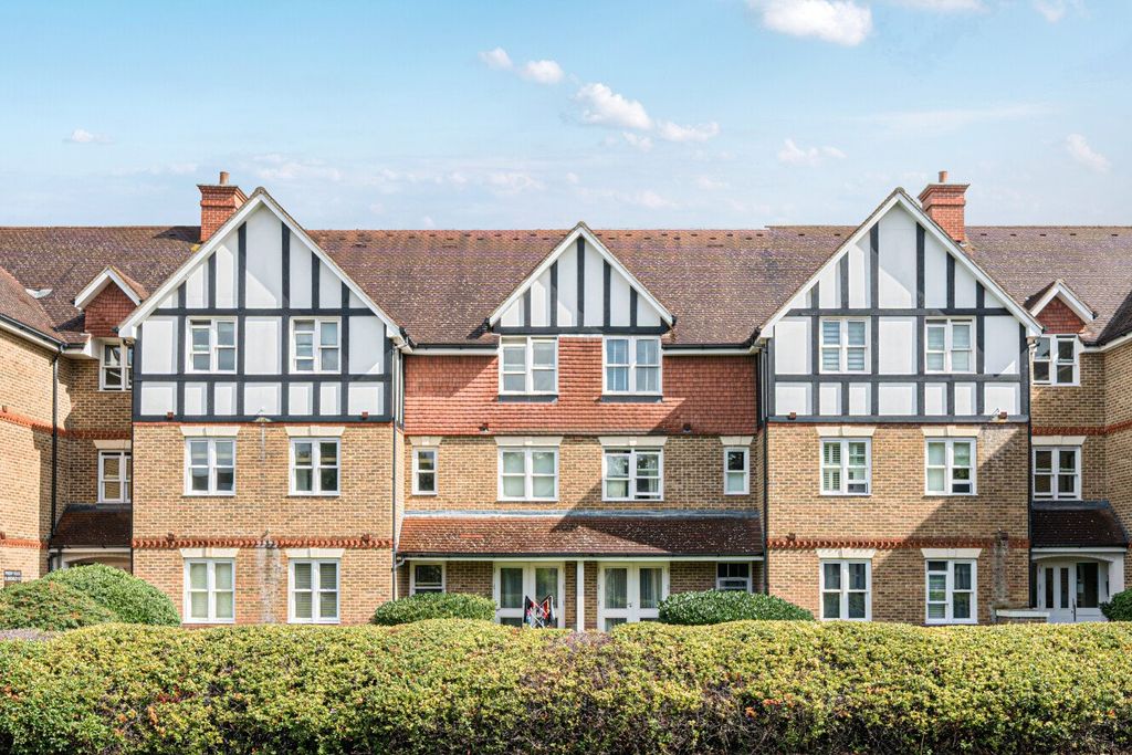 Bromley Road, Catford London SE6, 2 bed flat for sale, £349,950 ...