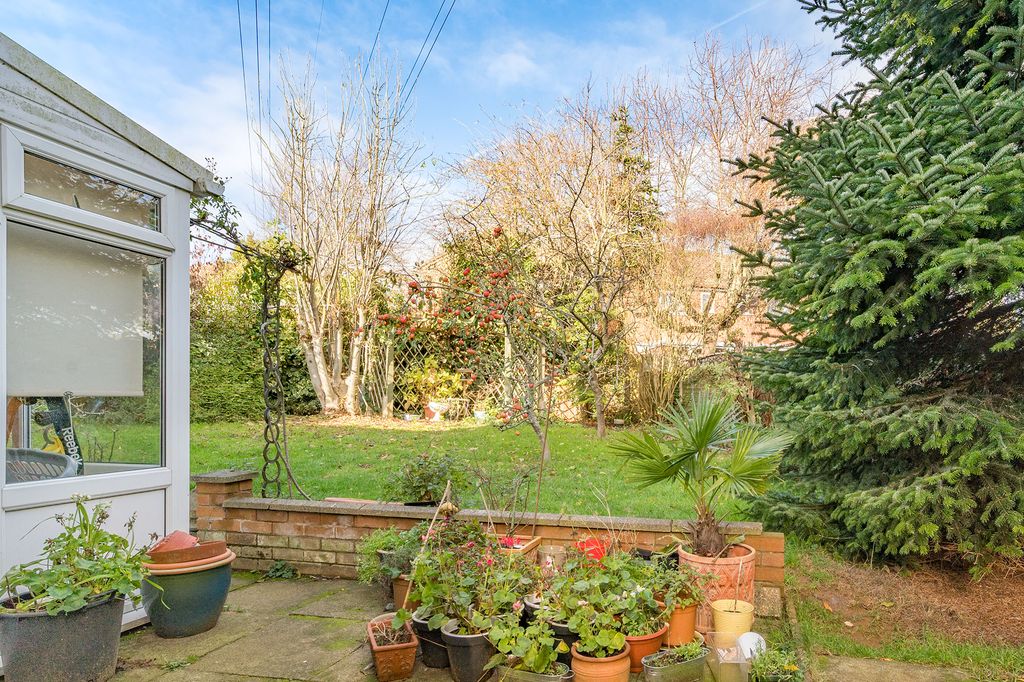 Marriott Close, Irthlingborough, Wellingborough NN9, 3 bed link ...