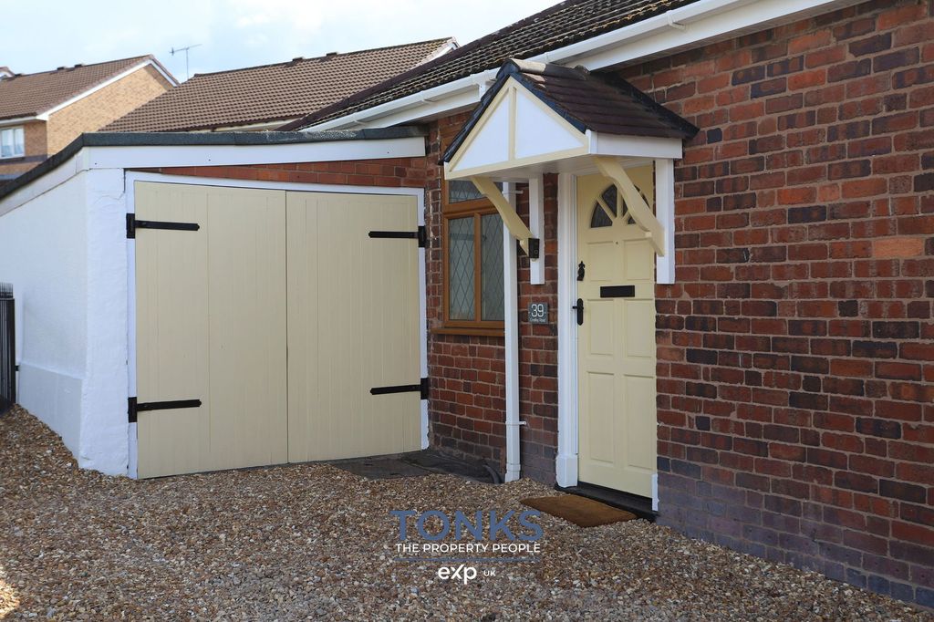 Cradley Road, Dudley DY2, 2 bed bungalow for sale, £230,000 | PrimeLocation