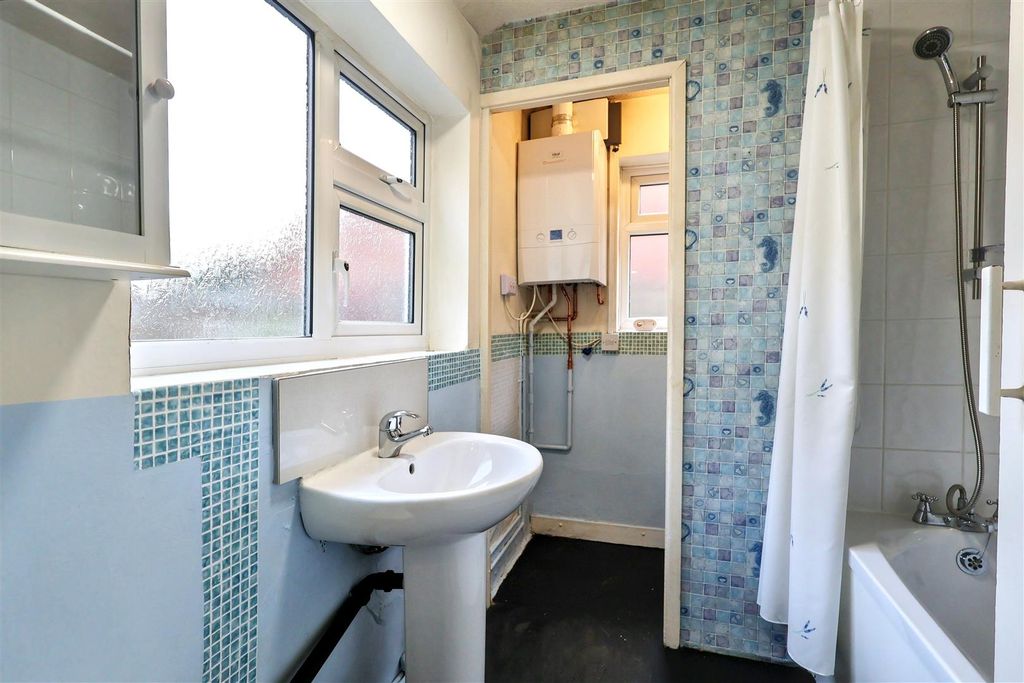 Wycliffe Grove, Mapperley, Nottingham NG3, 3 bed terraced house for ...