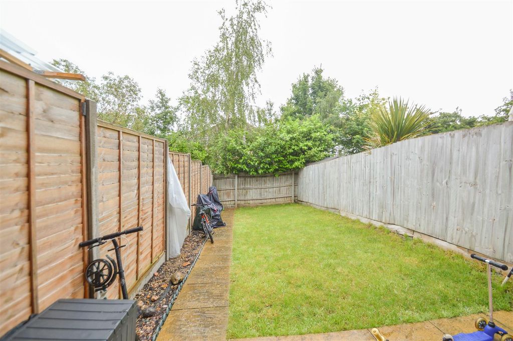 Ruffles Road, Haverhill CB9, 2 bed terraced house to rent, £1,100 pcm ...