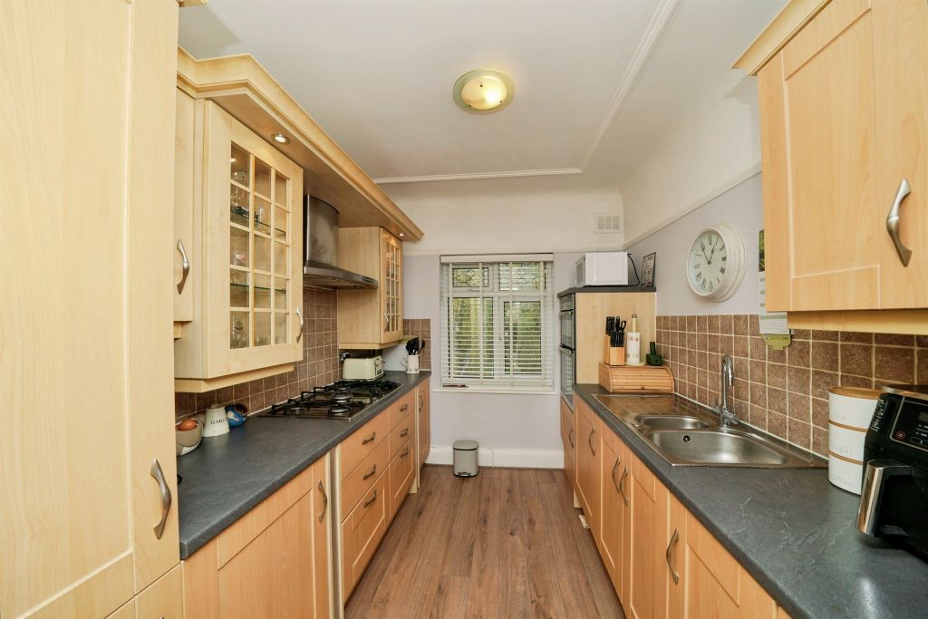 Greasby Road, Greasby, Wirral CH49, 3 bed flat for sale, £230,000 ...