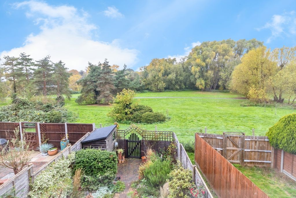 Millstream Way, Leighton Buzzard, Bedfordshire LU7, 3 bed semi-detached ...