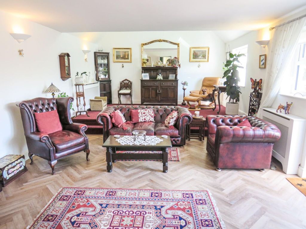 Old Feltwell Road, Methwold IP26, 4 bed detached house for sale, £ ...