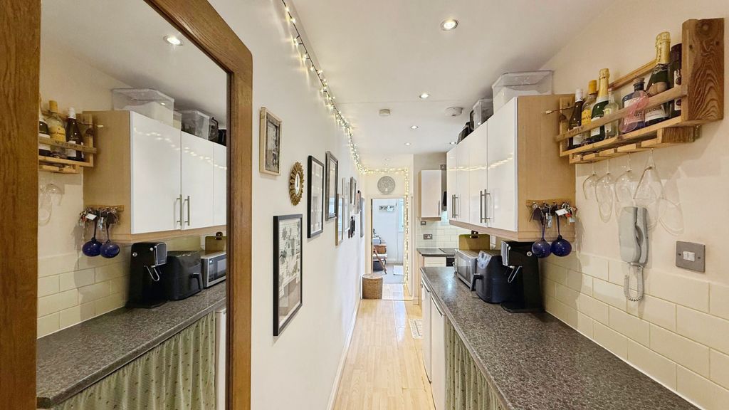 Stirling Road, Brislington, Bristol BS4, 2 bed flat for sale, £250,000 ...