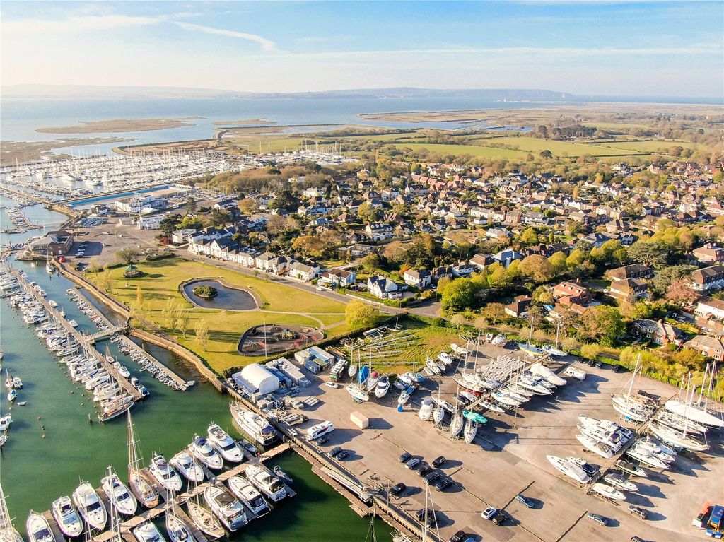 Little Dene Copse, Pennington, Lymington, Hampshire SO41, 2 bed ...