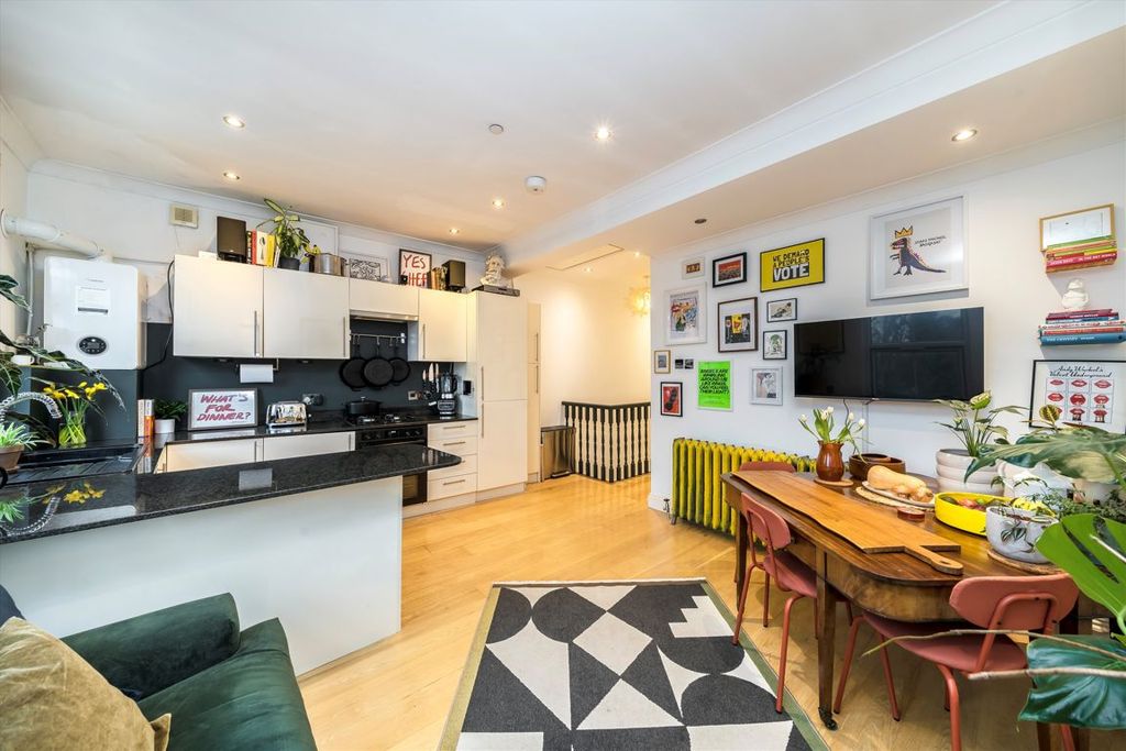 Nunhead Grove, Peckham SE15, 2 bed flat for sale, £475,000 | PrimeLocation