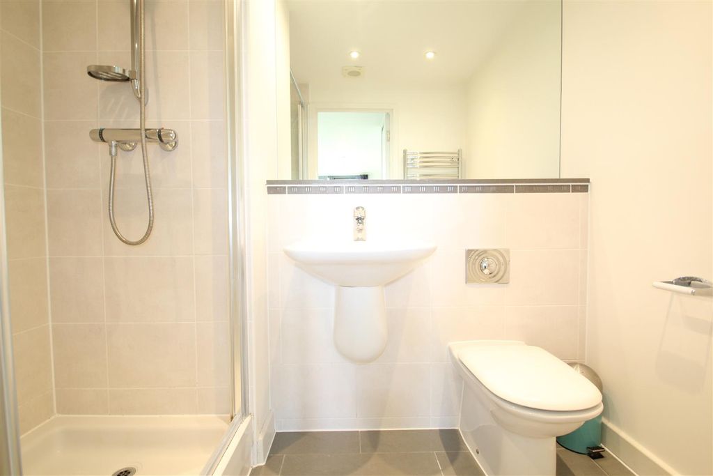 Icona Point, Warton Road, Stratford E15, 2 bed flat to rent, £2,080 pcm ...