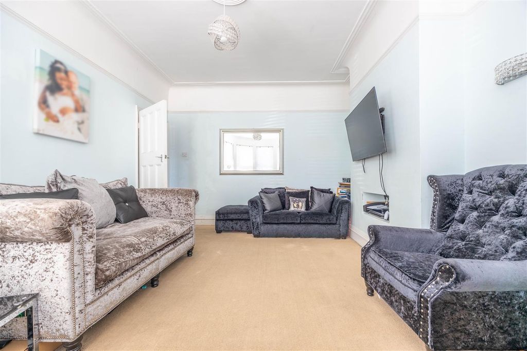 Fairmead Avenue, Westcliff-On-Sea SS0, 4 bed terraced house for sale, £ ...
