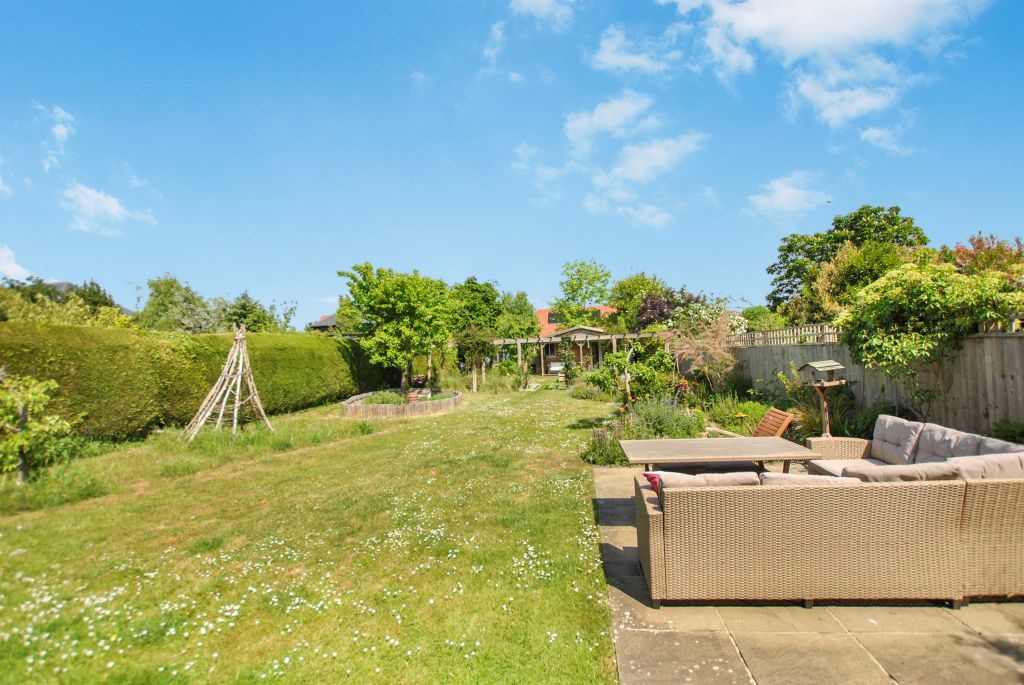 The Croft, Aston Tirrold, Didcot OX11, 4 bed semi-detached house for ...