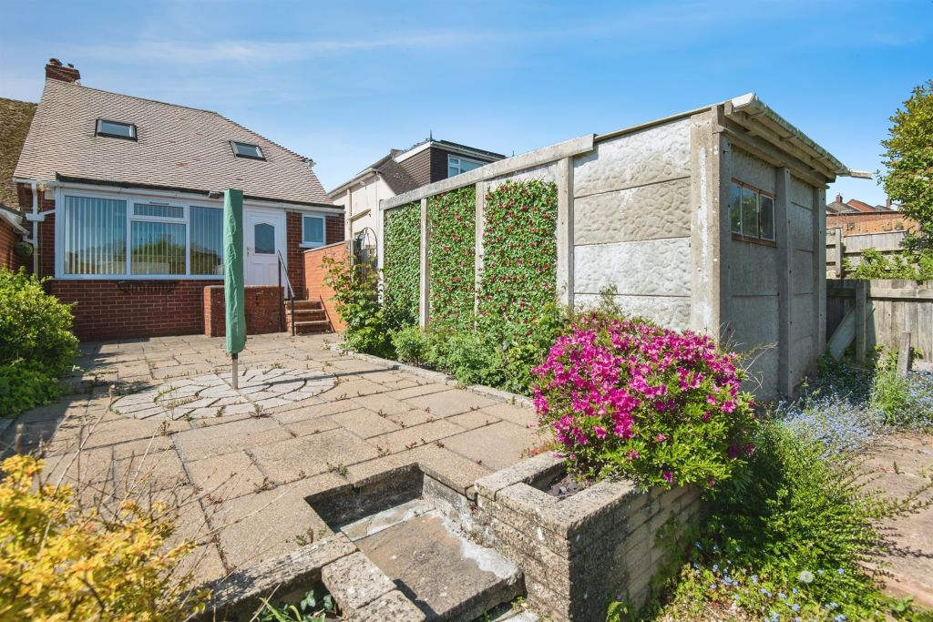 Brookside Crescent, Exeter EX4, 3 bed semi-detached bungalow for sale ...
