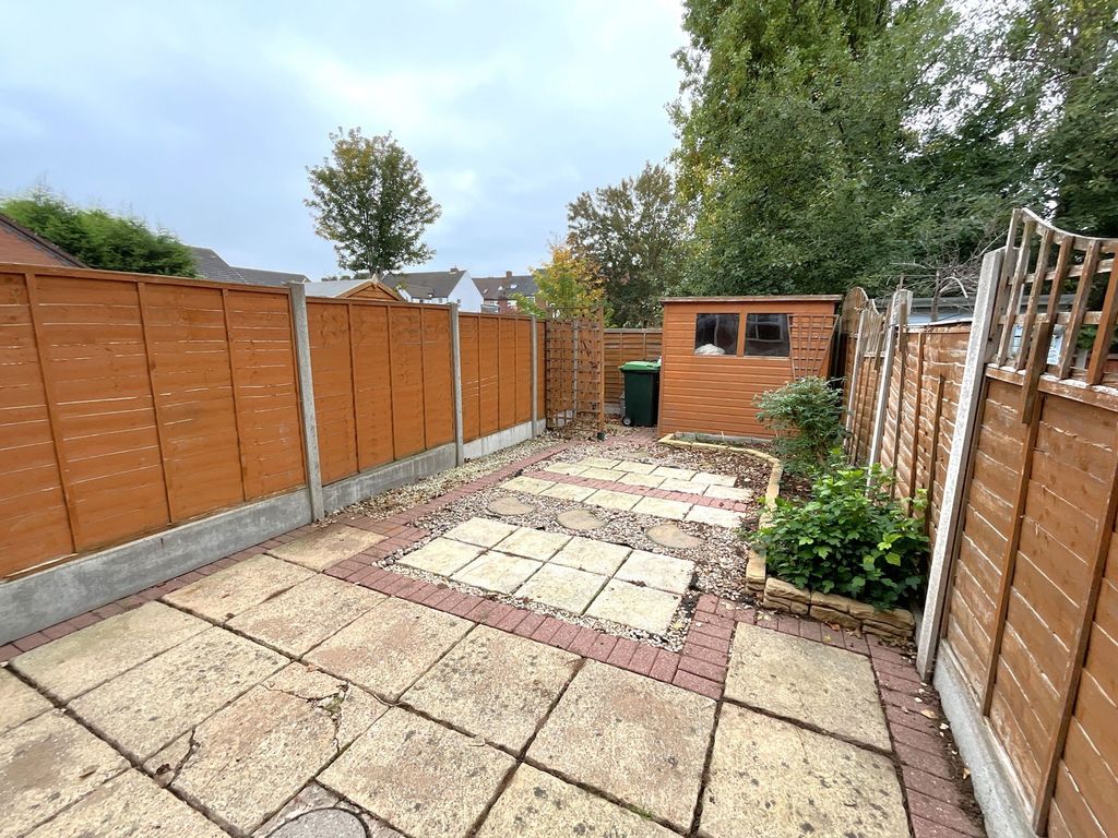 Cradley Heath, Mary Macarthur Drive B64, 2 bed end terrace house for ...
