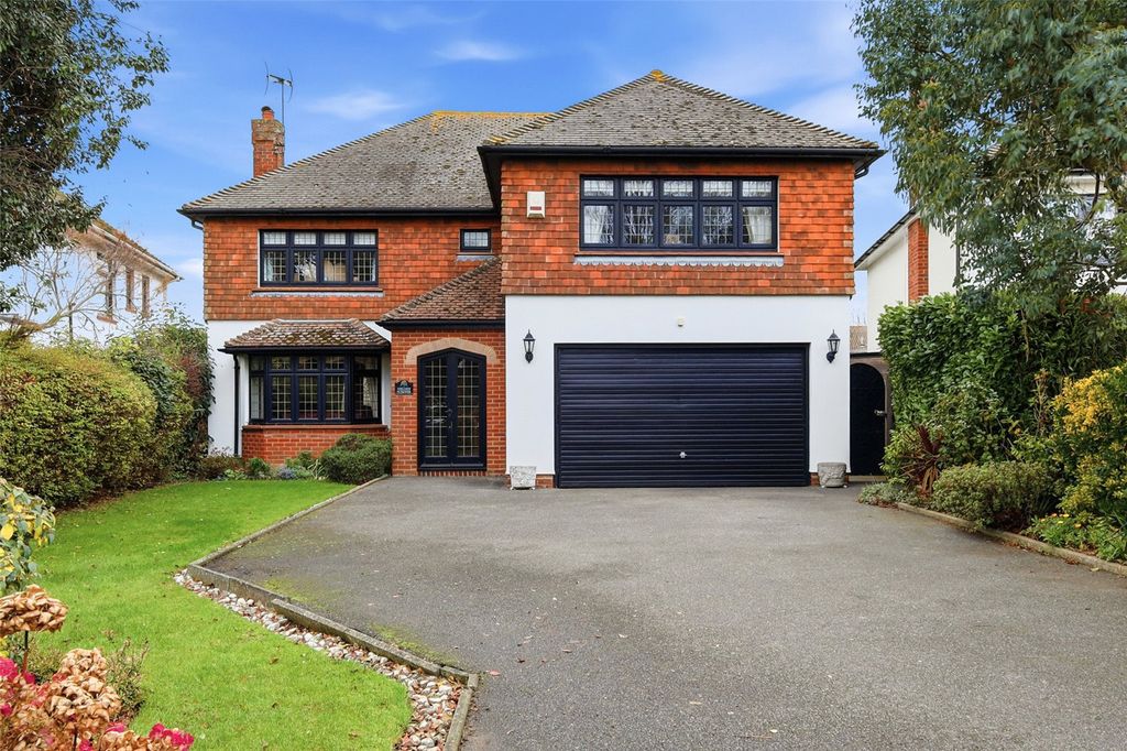Plymtree, Thorpe Bay, Essex SS1, 4 bed detached house for sale, £ ...