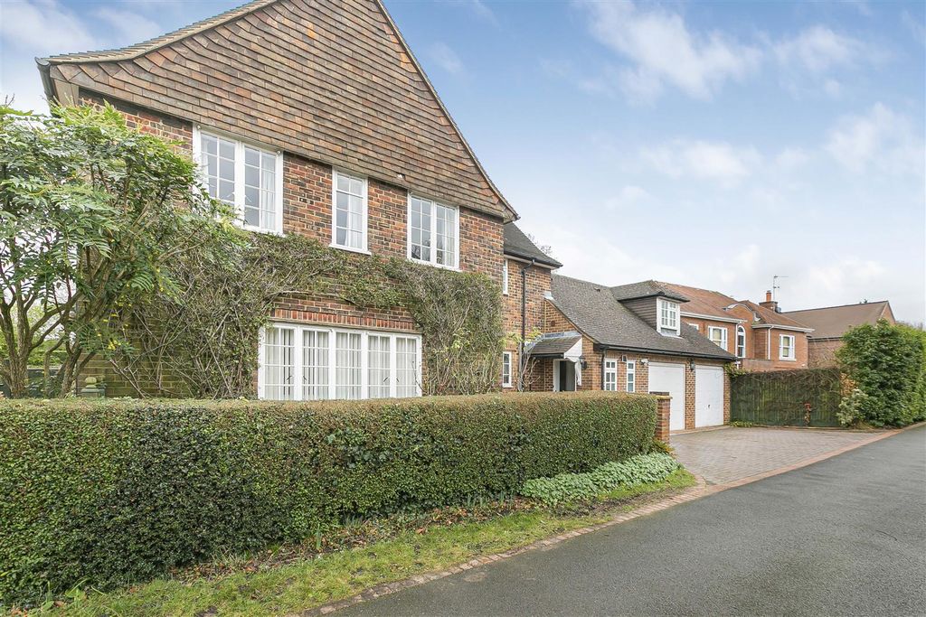 Aldenham Avenue, Radlett WD7, 5 bed detached house for sale, £1,650,000 ...
