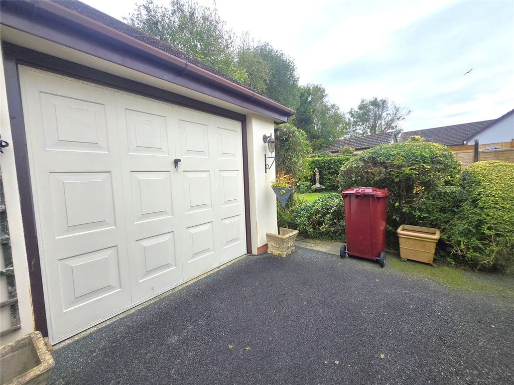 Kilvelgy Park, Kilgetty, Pembrokeshire SA68, 2 bed bungalow for sale, £ ...