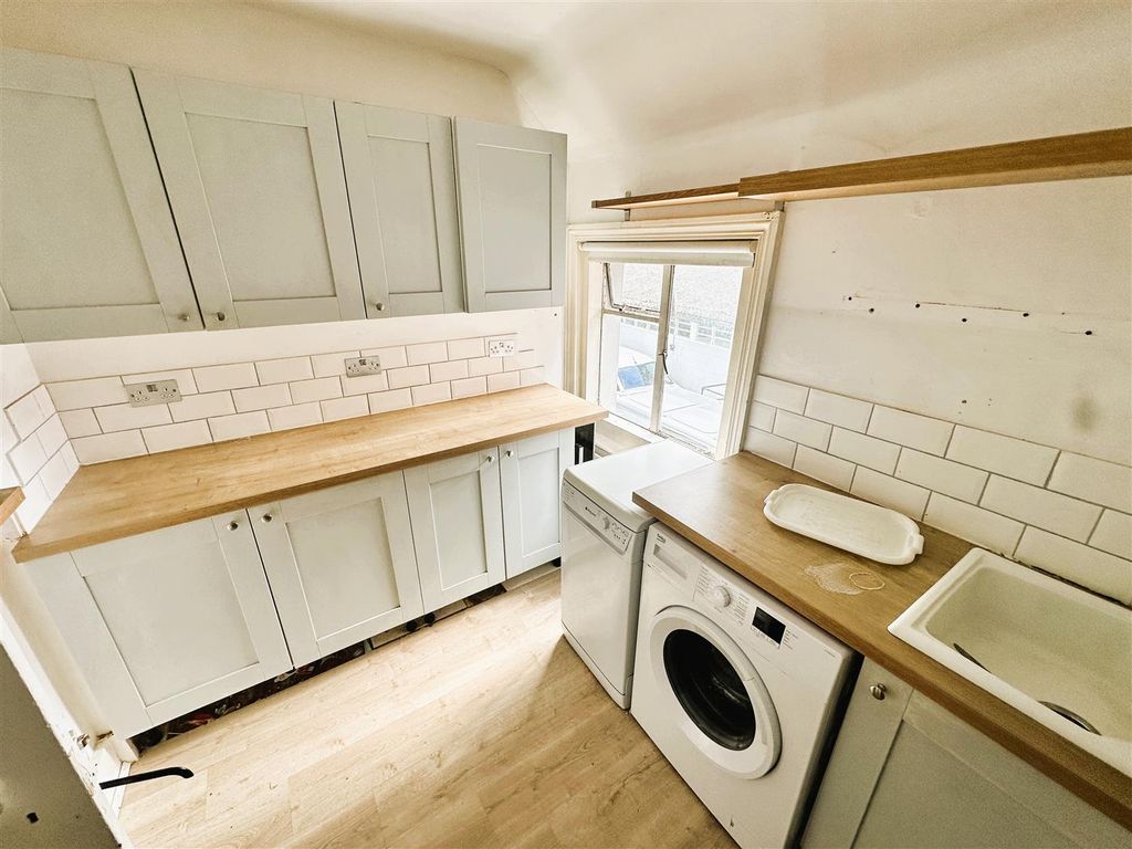 Brighton Road, Lower Kingswood, Tadworth KT20, Light industrial for ...