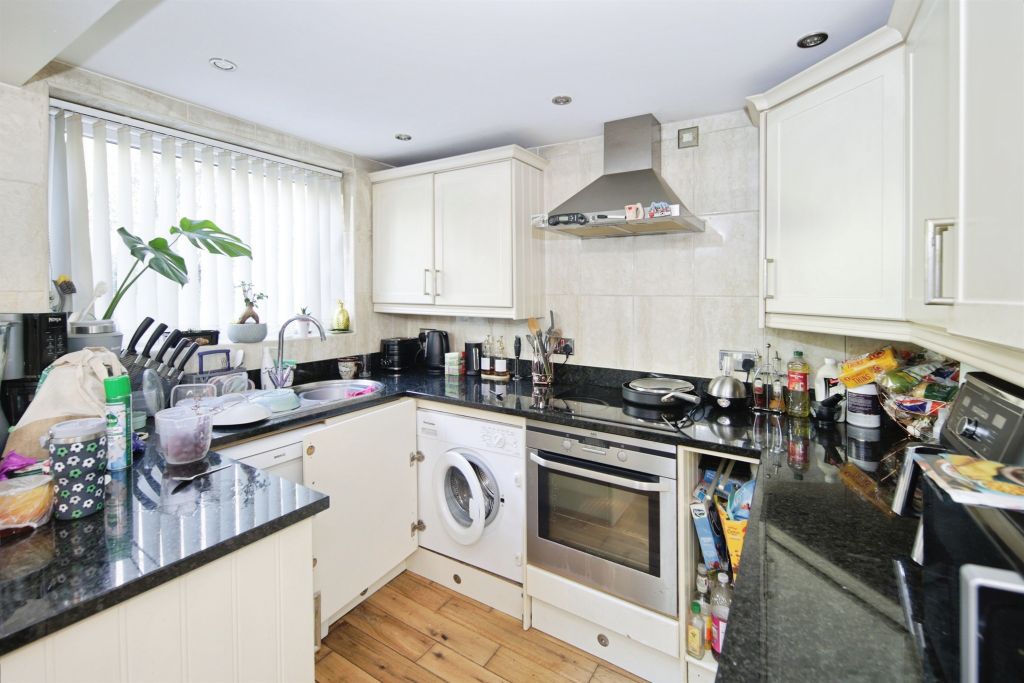 Main Road, Meriden, Coventry CV7, 2 bed flat for sale, £160,000 ...