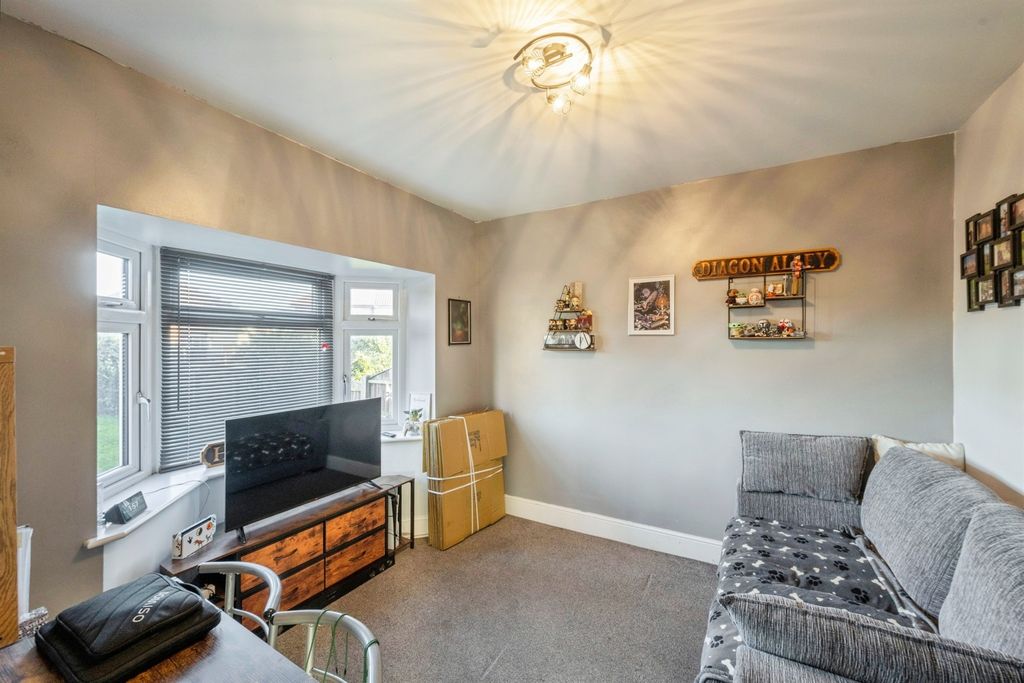 Droversdale Road, Bircotes, Doncaster DN11, 3 bed semi-detached house ...