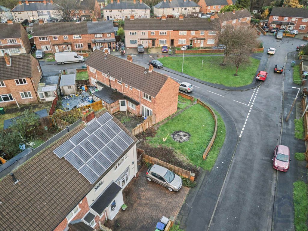 18, Oval Road, Tipton DY4, 3 bed semi-detached house for sale, £59,000 ...