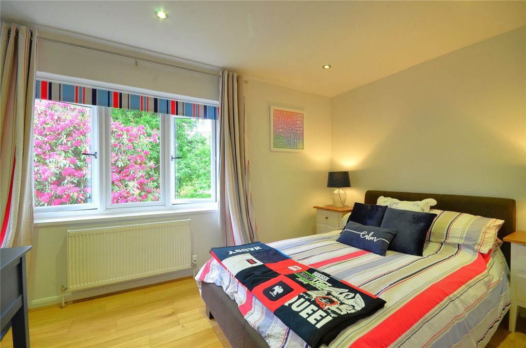 Copthorne, Crawley, West Sussex RH10, 5 bed detached house for sale, £ ...