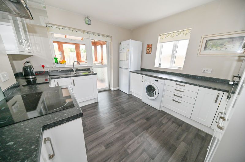 Harvest Road, Denmead PO7, 3 bed detached bungalow for sale, £475,000 ...