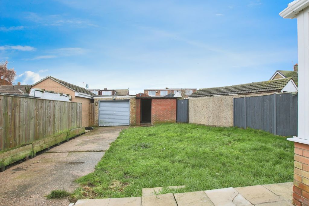 Seymour Road, Keyingham, Hull HU12, 4 bed semi-detached bungalow for ...