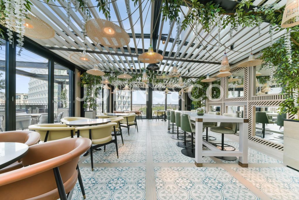 Legacy Building, Embassy Gardens, London SW11, 1 bed flat to rent, £ ...