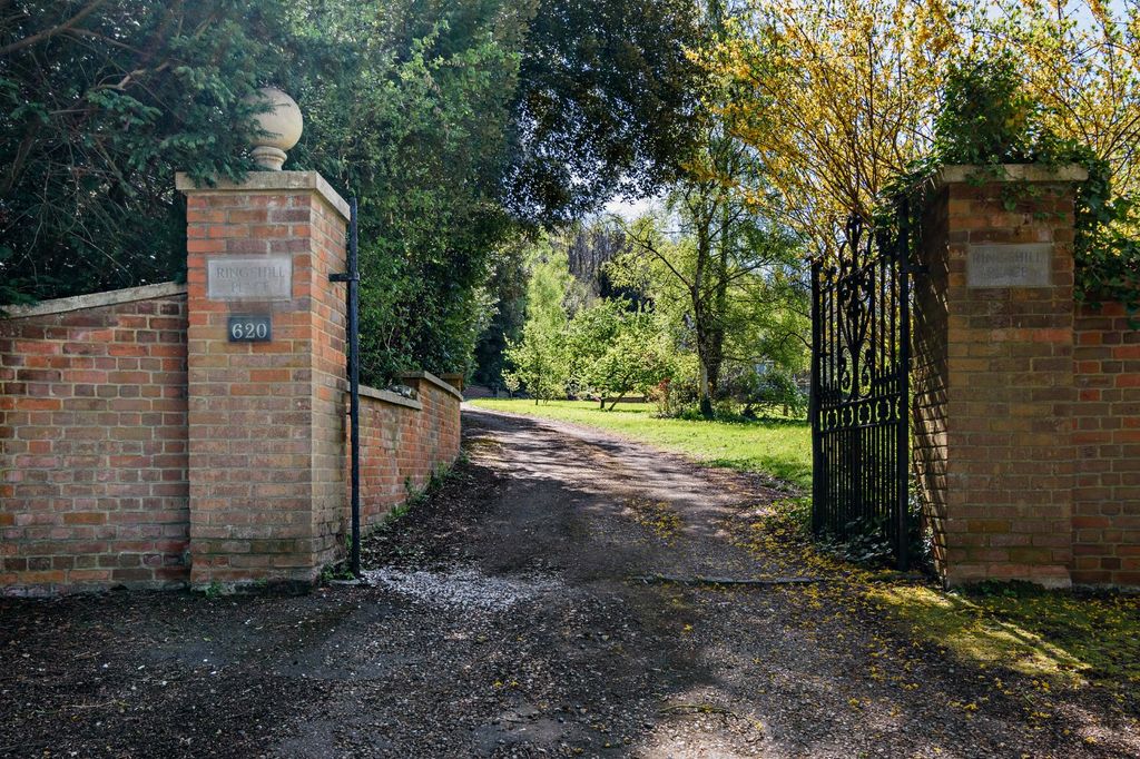 Pilgrims Way, Wouldham, Rochester, Kent ME1, 6 bed detached house for ...