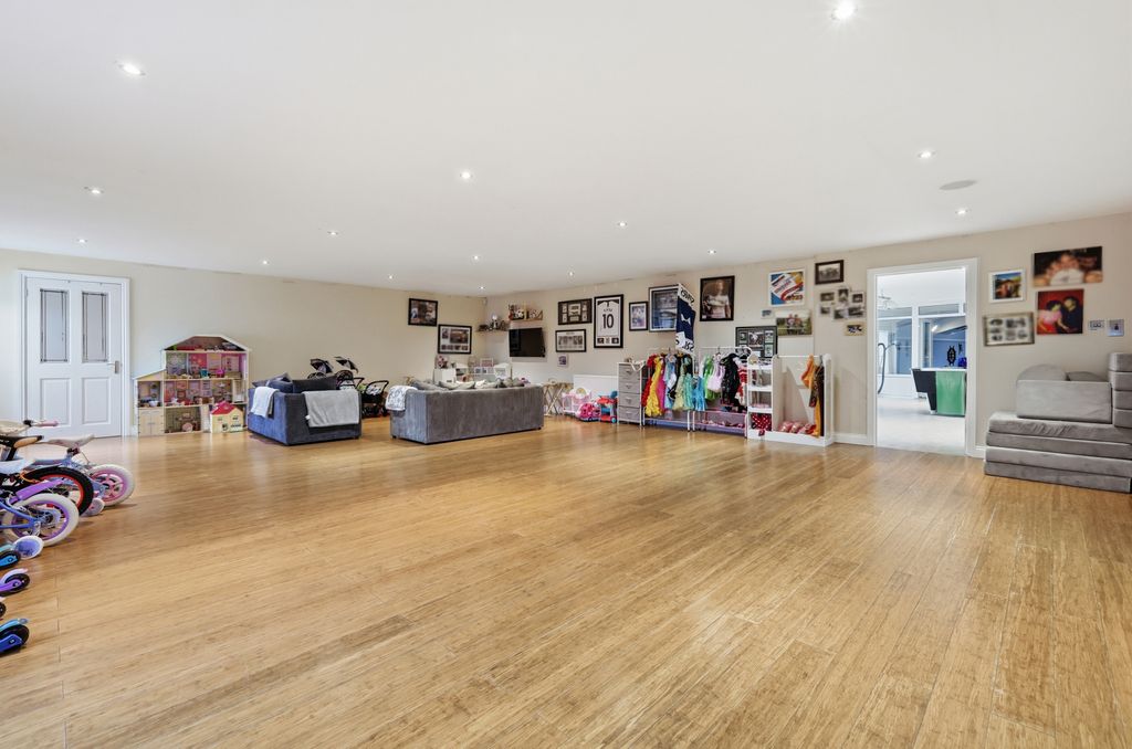 Priory Road, Tiptree CO5, 10 bed detached house for sale, £2,250,000 ...