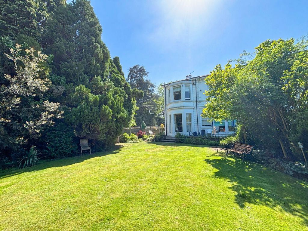 Pixham Lane, Dorking RH4, 2 bed flat for sale, £750,000 | PrimeLocation