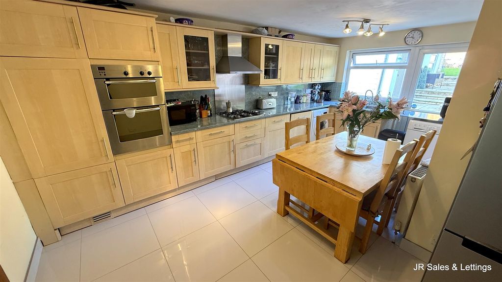 Cranfield Crescent, Cuffley EN6, 3 bed semi-detached house for sale, £ ...