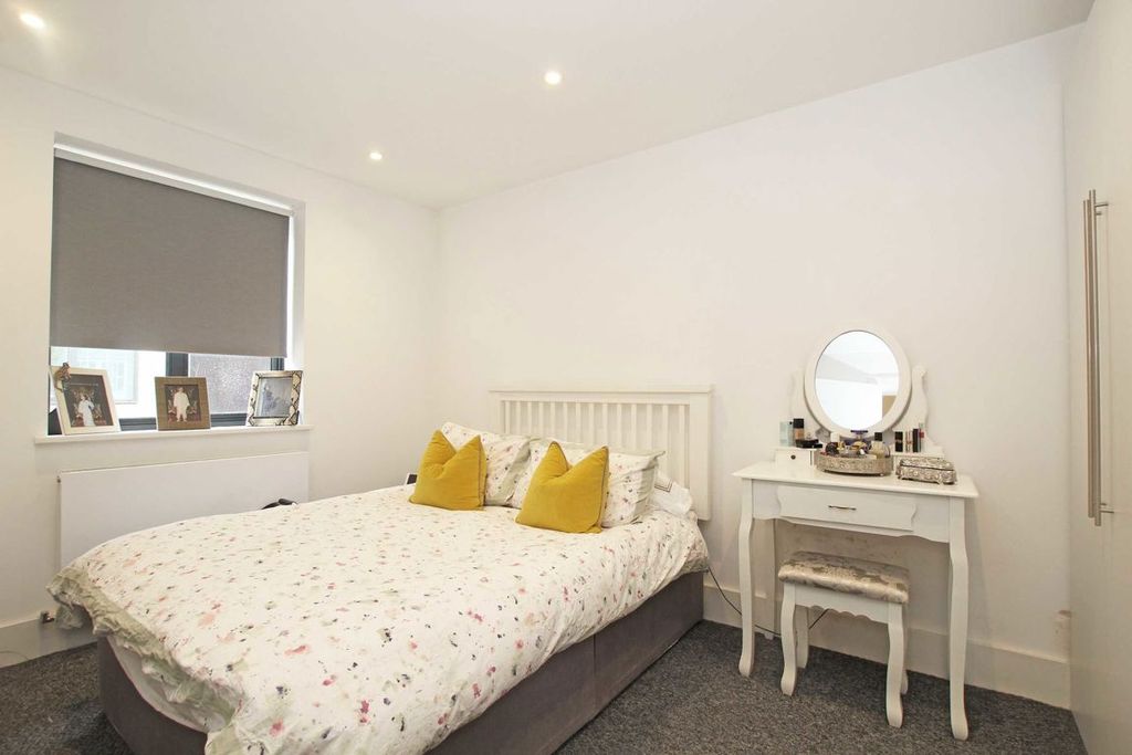 Golborne Road, Notting Hill W10, 1 bed flat to rent, £1,998 pcm ...