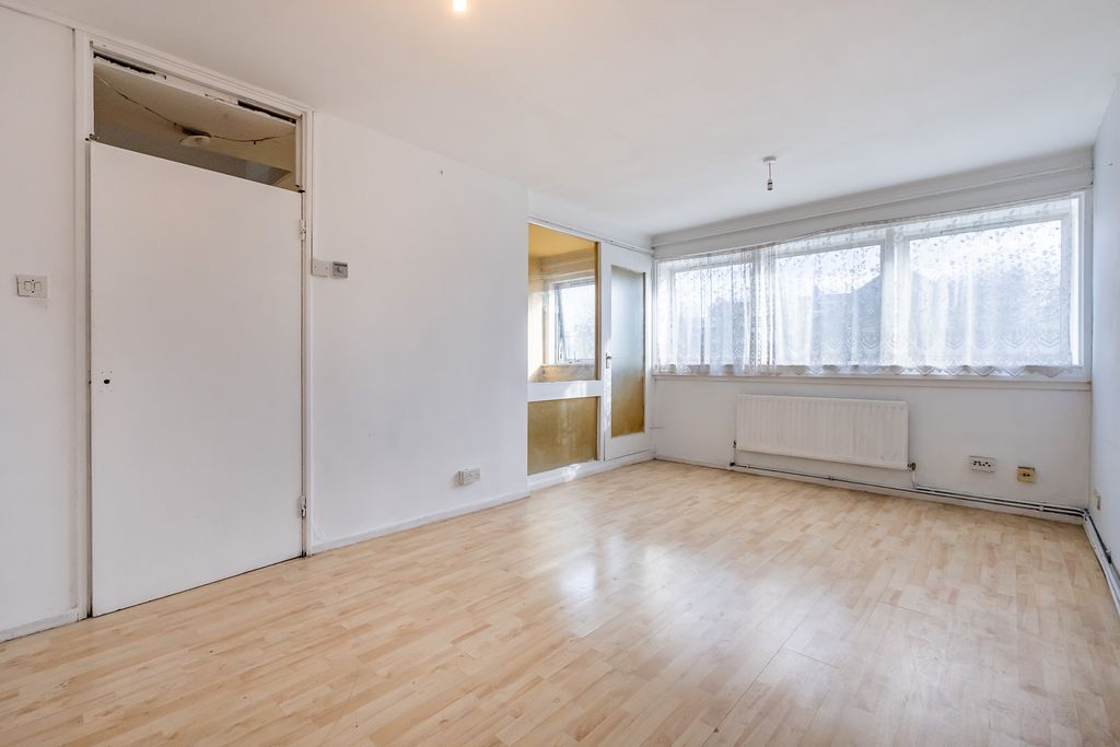 Harrow Road, London W9, 3 bed flat for sale, £400,000 | PrimeLocation