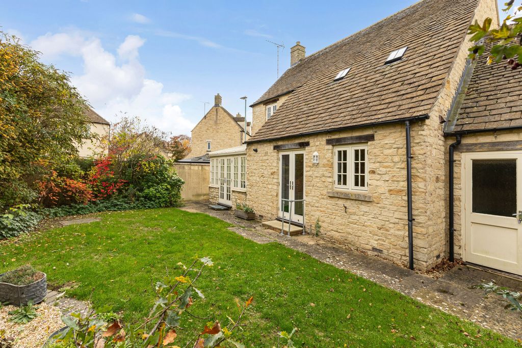 The Wern, Lechlade GL7, 3 bed detached house for sale, £575,000 ...