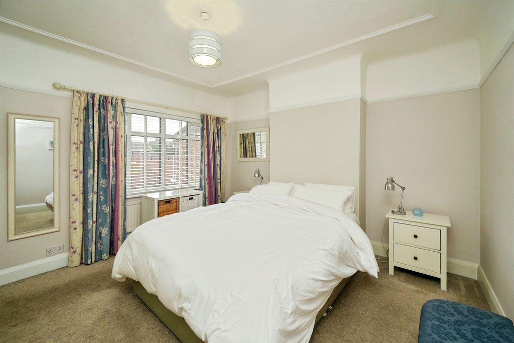 Greasby Road, Greasby, Wirral CH49, 3 bed flat for sale, £230,000 ...