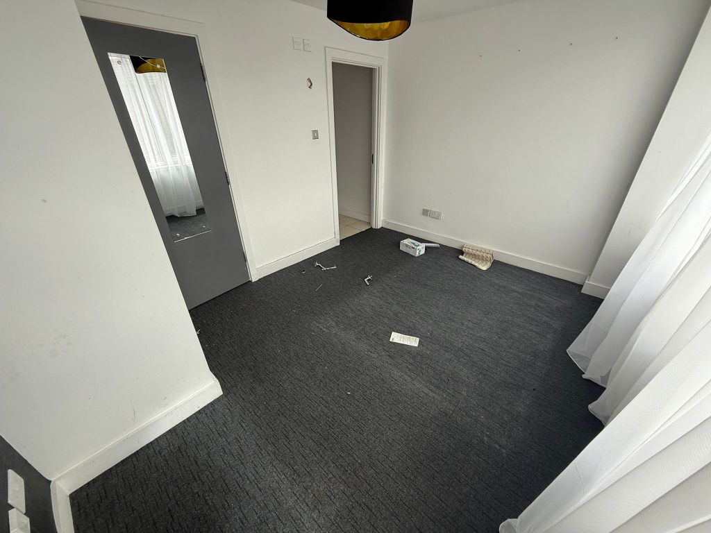 Oundle Road, Peterborough PE2, 2 bed flat for sale, £125,000 ...