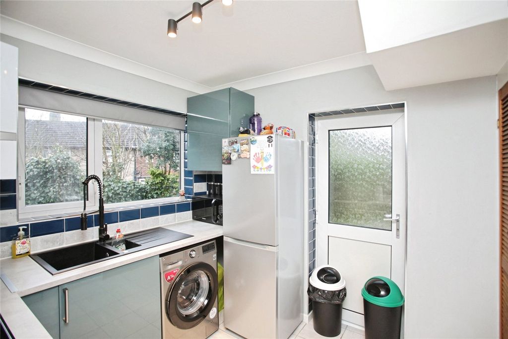 Richard Close, Leicester, Leicestershire LE3, 3 bed semi-detached house ...