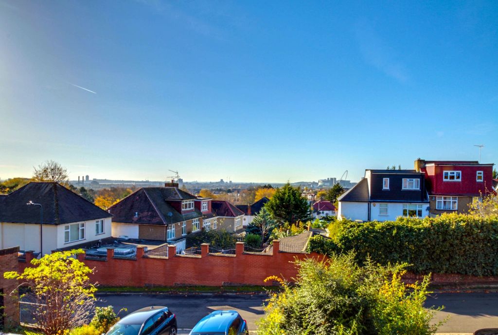 Hawarden Hill, Neasden NW2, 2 bed flat for sale, £349,950 | PrimeLocation