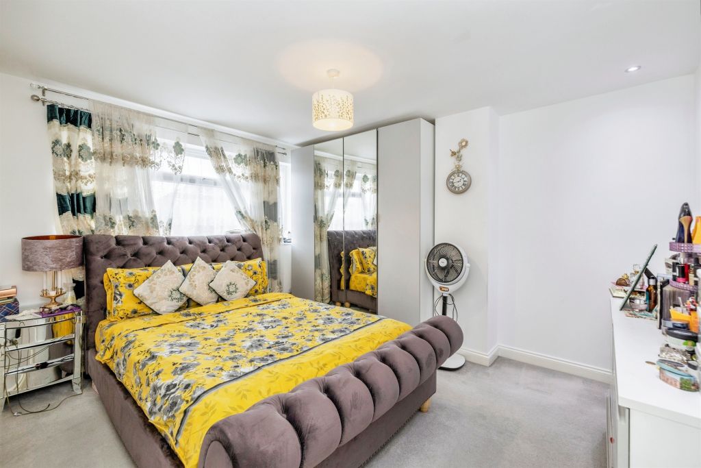 Duncan Way, Bushey WD23, 3 bed semi-detached house for sale, £725,000 ...