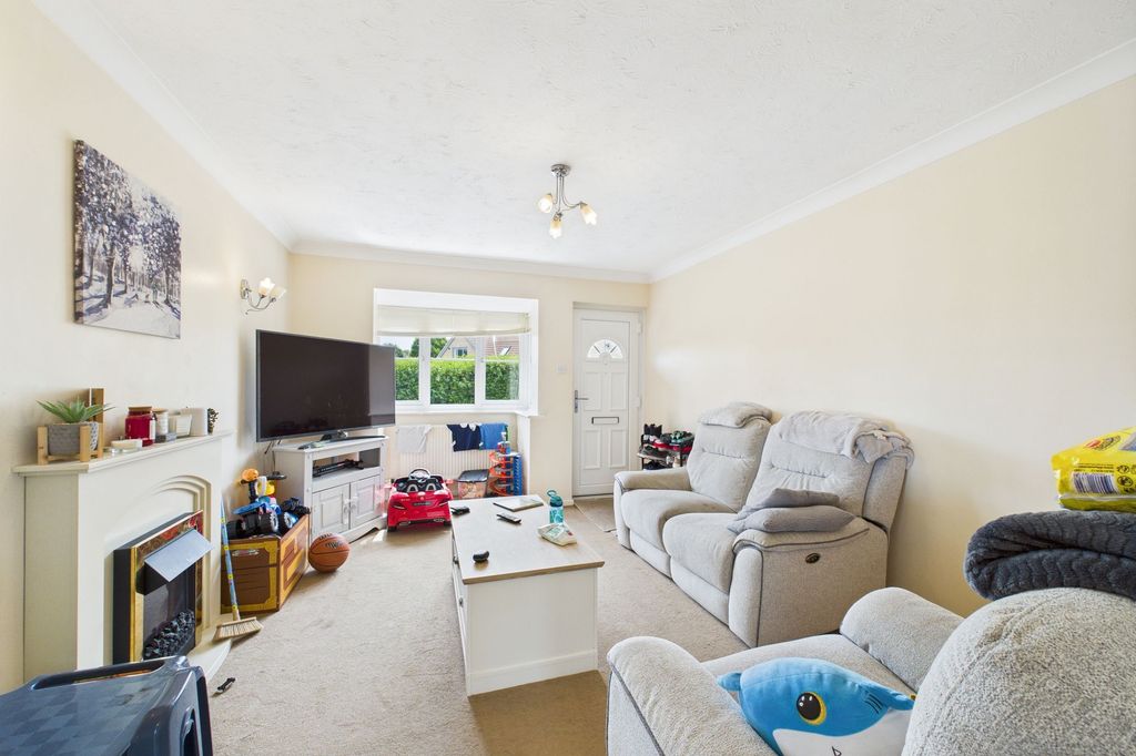 Parkside, Stanton IP31, 2 bed detached bungalow for sale, £240,000 | PrimeLocation