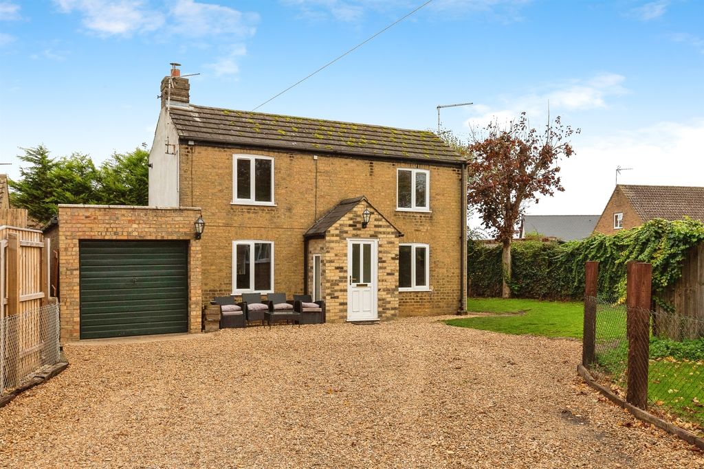 Wimblington Road, March PE15, 2 bed detached house for sale, £275,000 ...