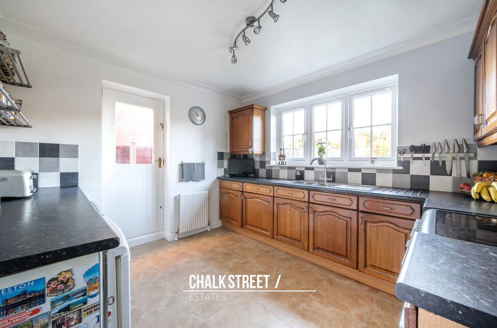 Spingate Close, Hornchurch RM12, 4 bed semi-detached house for sale, £ ...