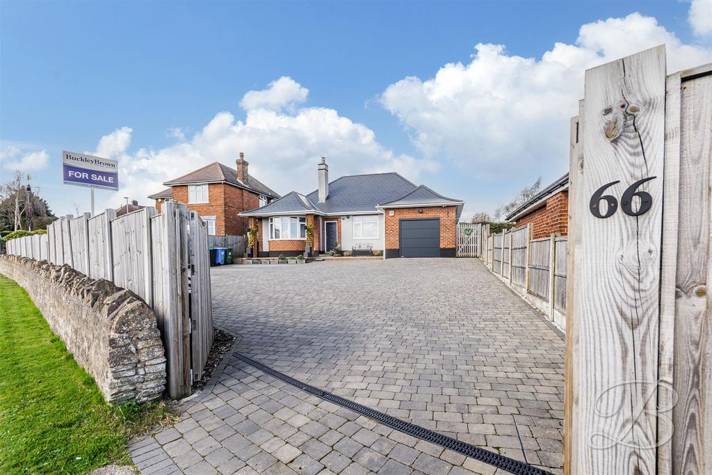 Ladybrook Lane, Mansfield NG18, 3 bed detached bungalow for sale, £ ...