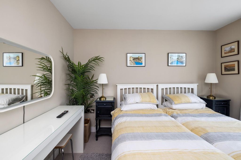 New Retort House, Harbourside BS1, 2 bed flat for sale, £515,000 ...