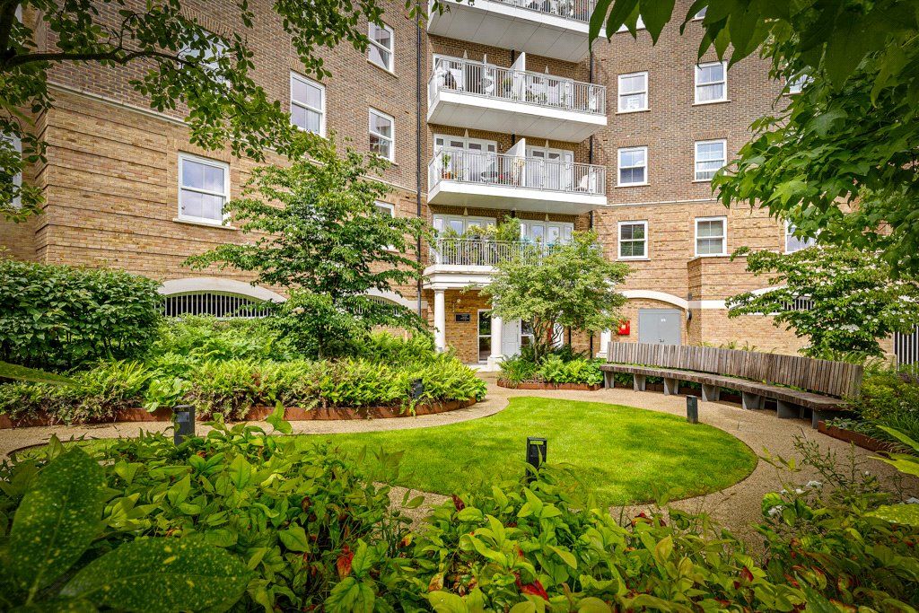Eden Place, Oxted, Surrey RH8, 2 bed flat for sale | PrimeLocation