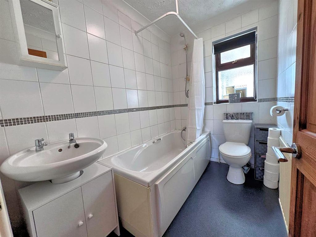 Princess Drive, Hunstanton PE36, 3 bed semi-detached bungalow for sale ...