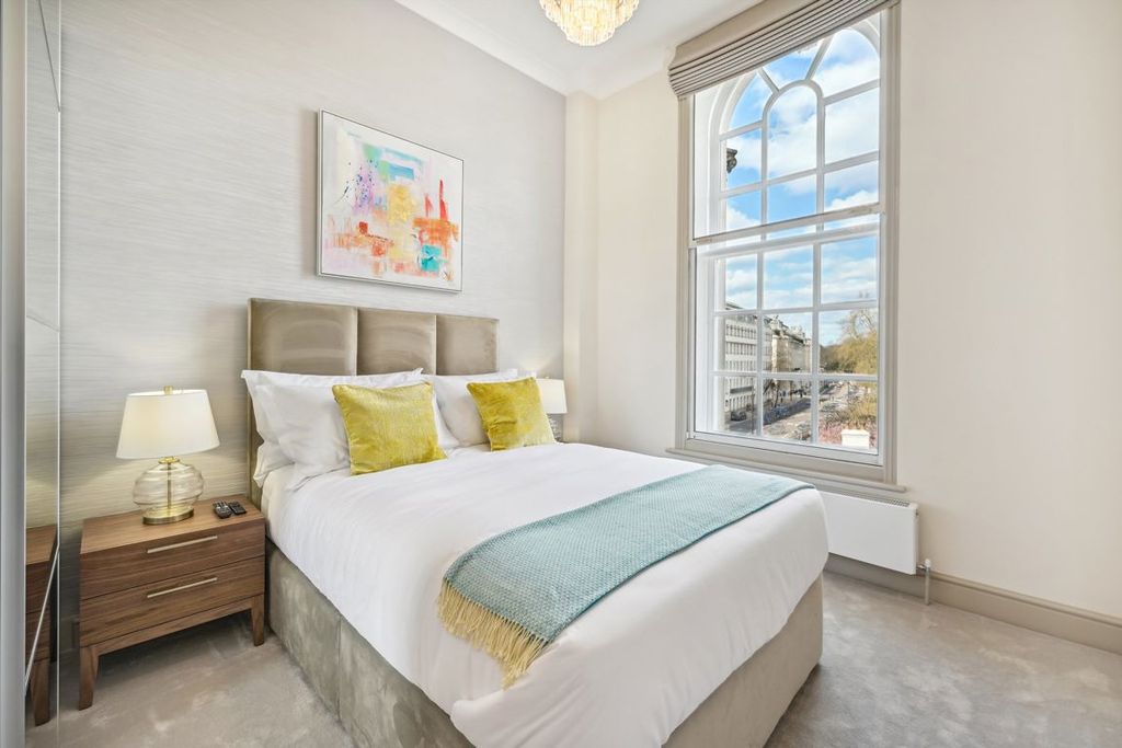 Grosvenor Gardens, Belgravia SW1W, 2 bed flat to rent, £5,499 pcm ...